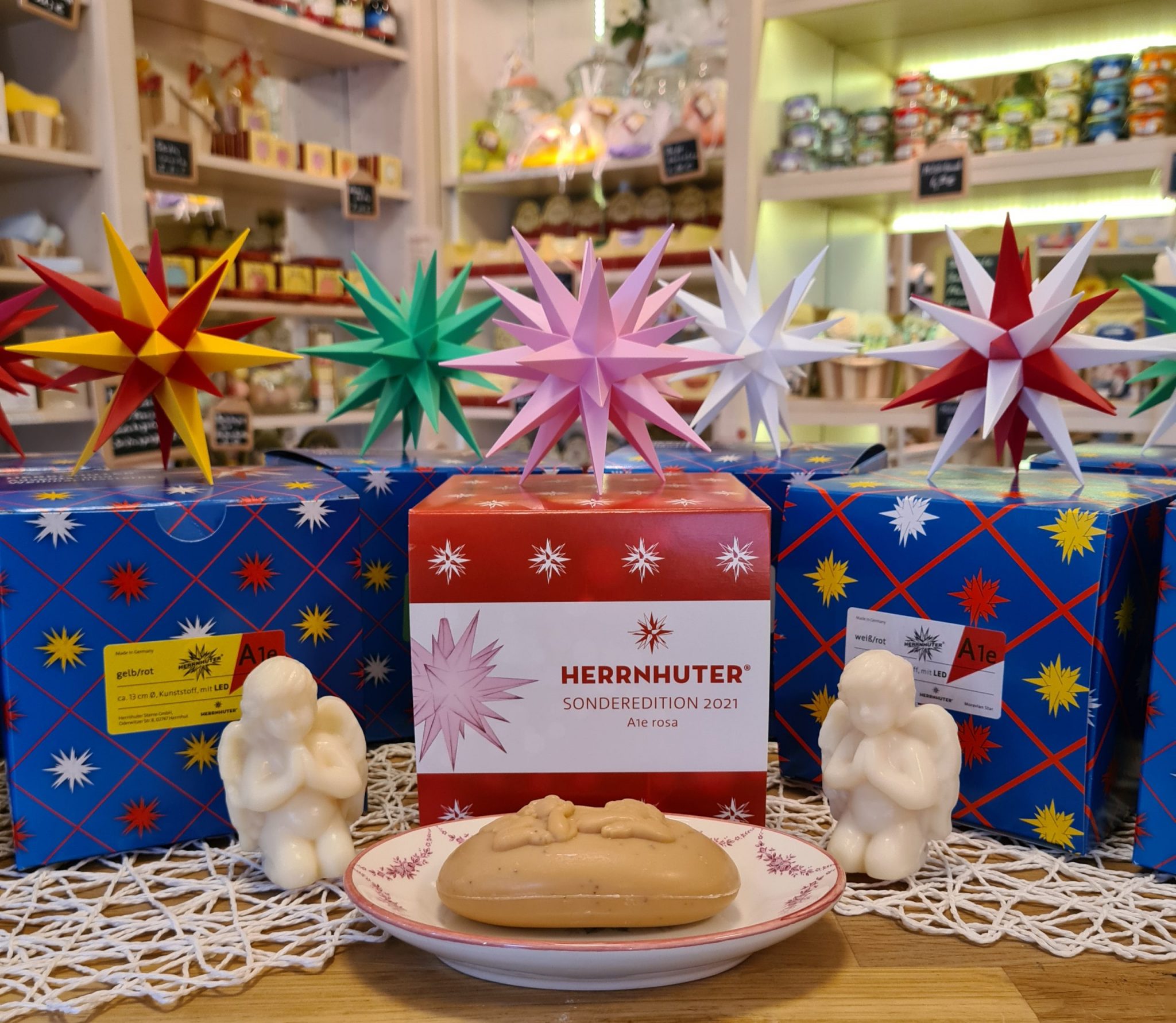 Herrnhuter Sterne bei uns erhältlich - Dresdner Molkerei Gebrüder Pfund